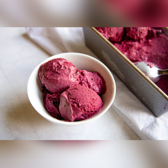 Black Current Ice Cream – selviskitchen